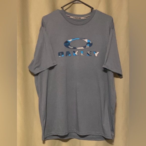 Oakley | Shirts | Oakley Hydrolux Regular Fit Coupe Standard Camo ...